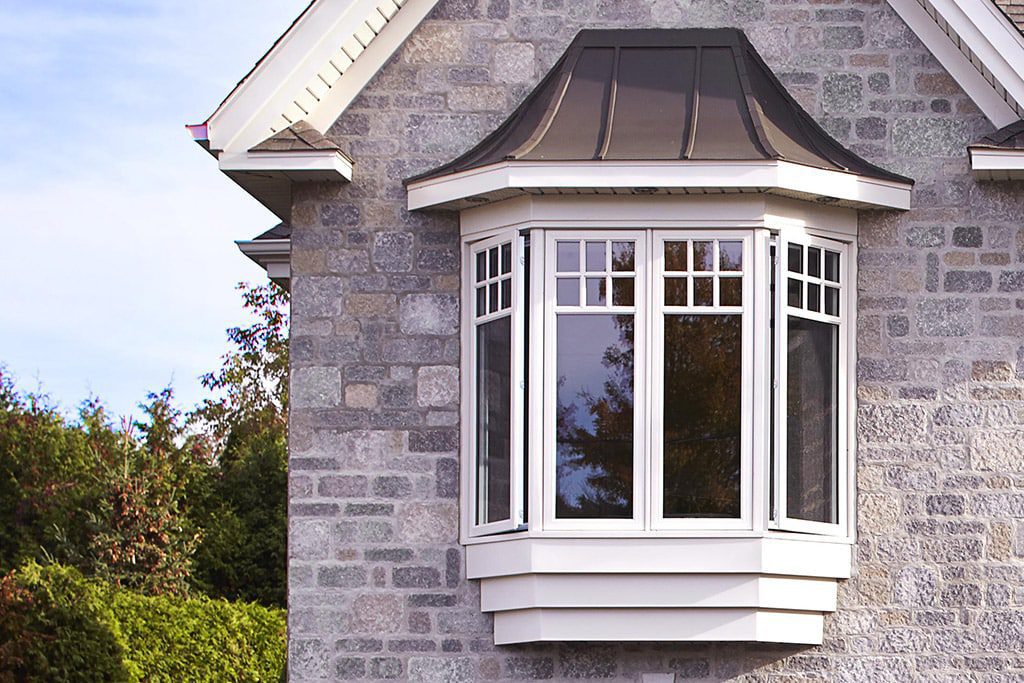 Fenêtre à saillie | Bay window | Fenetre à baie Granby